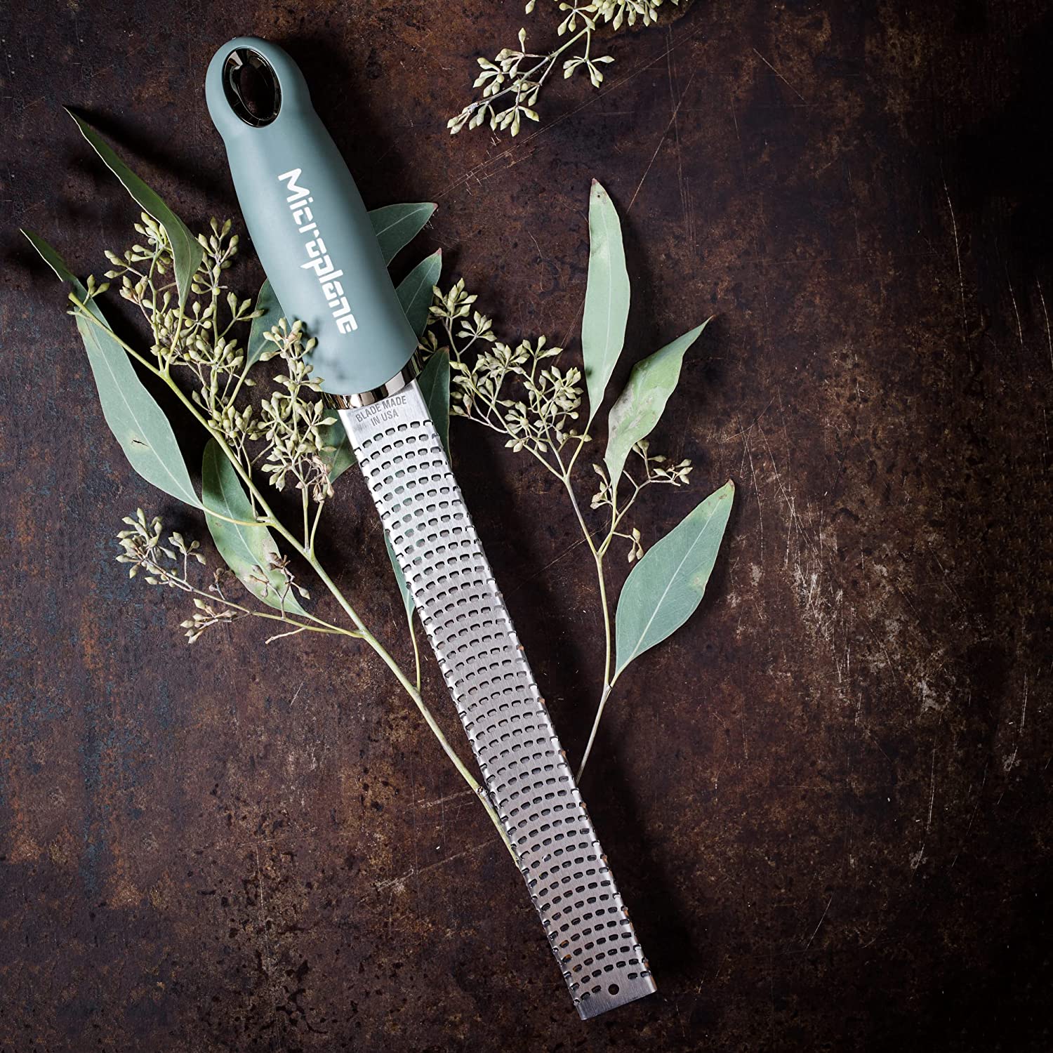Microplane Premium Zesteur Eucalyptus Green- The best grater for citrus ...