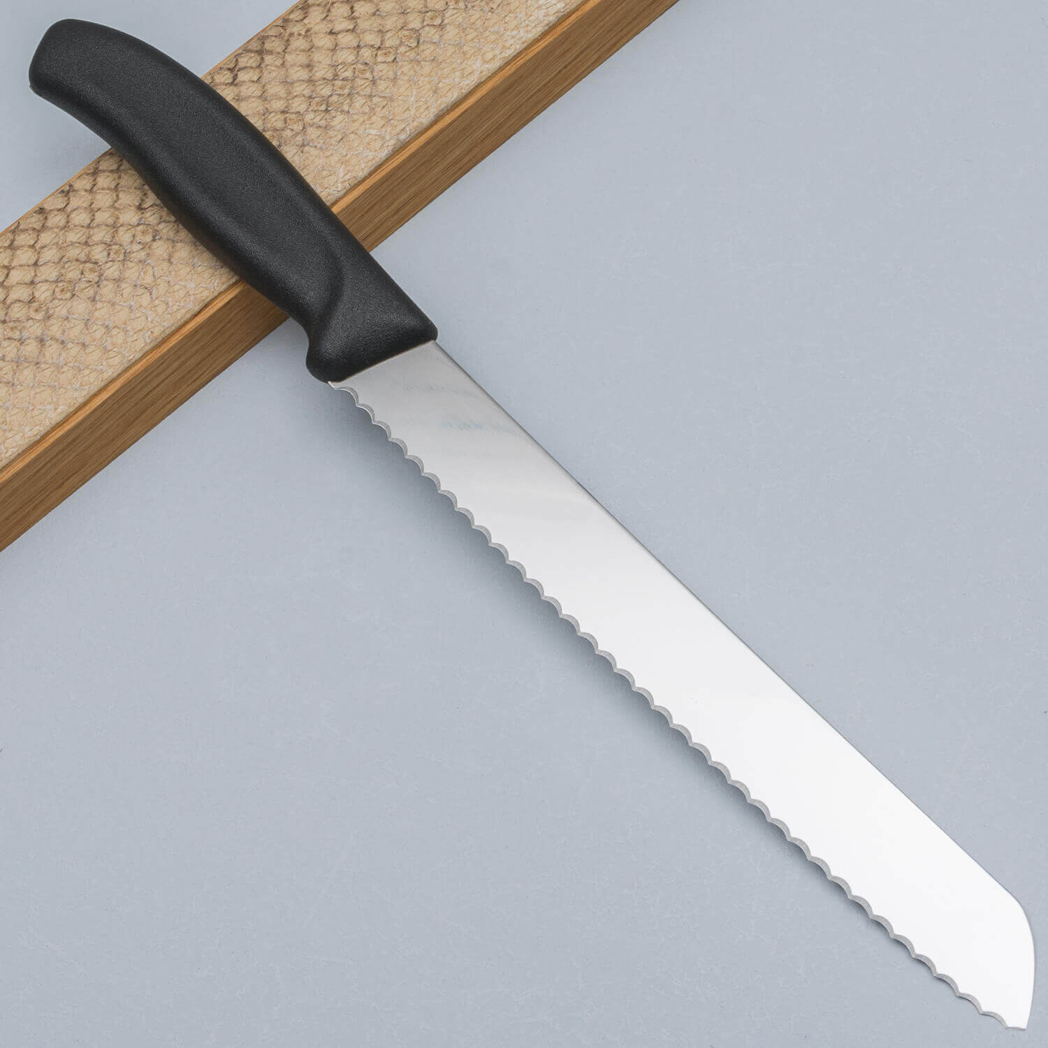 Victorinox Bread Knife Swiss Classic 21cm | Knivesworld.eu